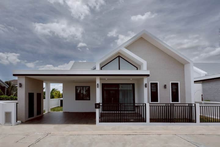 Oliver Pool Villa At The Wind Flow - Buri Ram