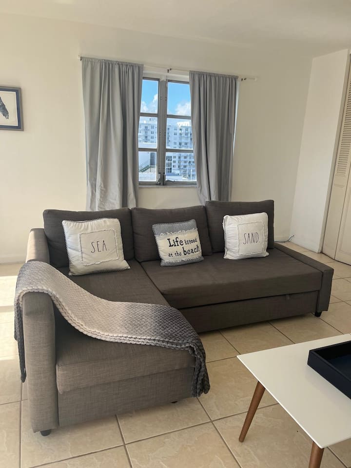 3 Unit Apt In Central Location Near Beach - Miami Beach, FL