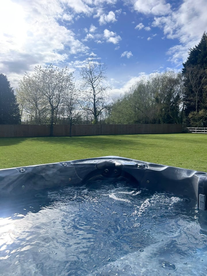 Marzion House | Hot Tub | Group/family Retreat | - Woodhall Spa