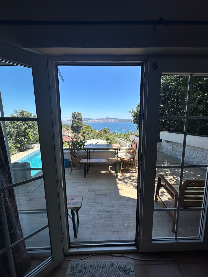 Manzaralı Havz Katı Stdio öZel Banyolu Heybeliada - Prinseneilanden