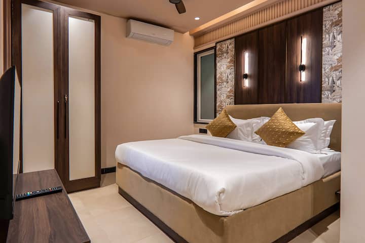 Stylish And Comfortable Suites Near Saket - 002 - New Delhi