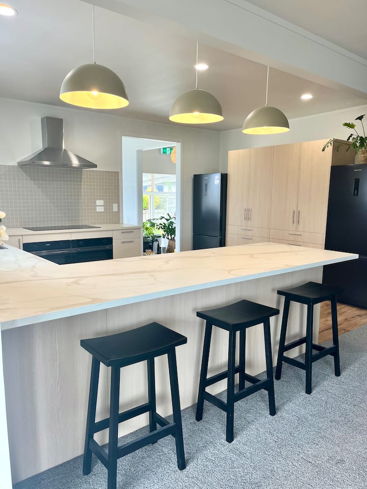 The Lodge - Sleeps 20, Central, Spacious, Fresh - New Zealand