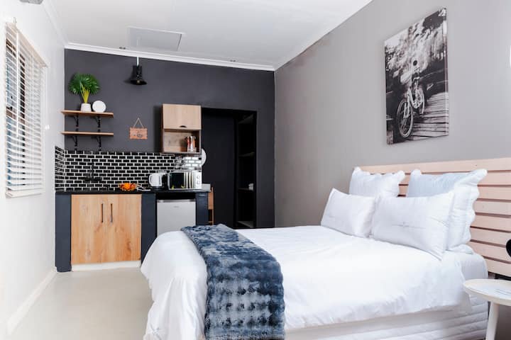 Affordable Spacious Apartment Kempton Park - Tembisa