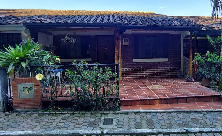 Five Bedroom Cabaña In Chinacota. Cable And Wi-fi - Chinácota