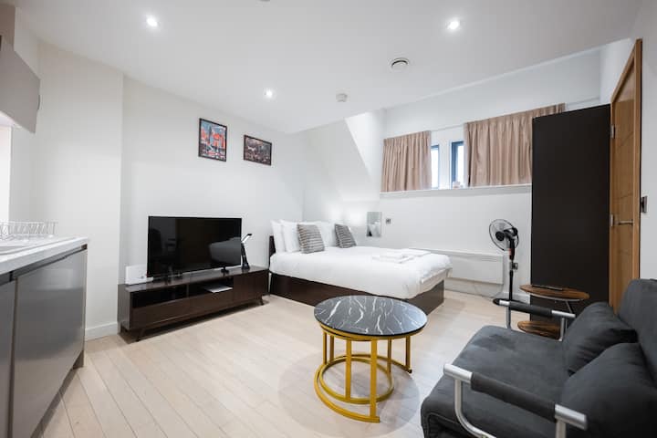 Luxury Studio Apartment In Liverpool City Centre - Wirral