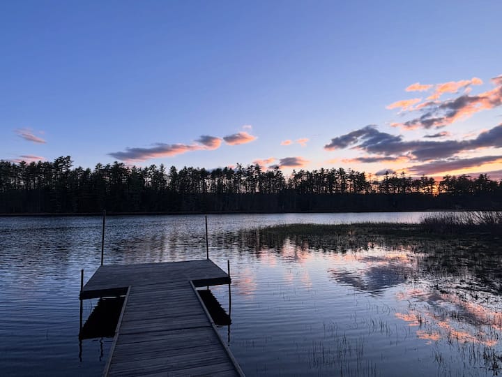 Paddler’s Paradise• Dock, Kayaks + Arcade - Minot, ME