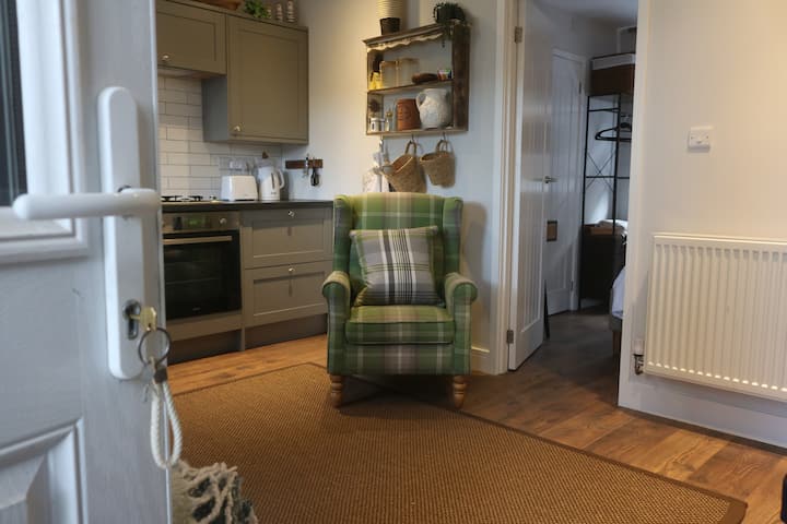 Little Whiteways - Farnham