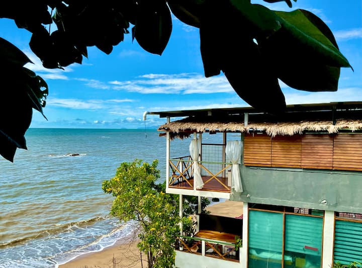 En La Playa, Piso Entero, Terraza Panorámica Y Mas - Panama