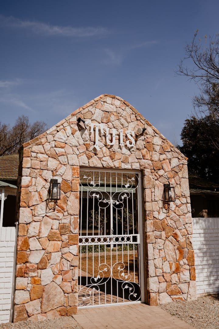 Tuis Guest House & Coffee Shop In Meyerton Central - Meyerton