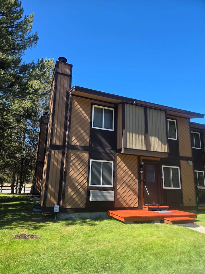 Yellowstone 3-bedroom Condo In West Yellowstone - West Yellowstone, MT