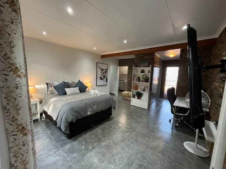 Modern & Cosy One-bed In Doringkloof, Centurion - Centurion