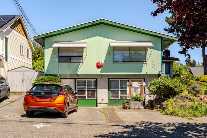 Urban Getaway Trendy Ballard Neighborhood - Seattle