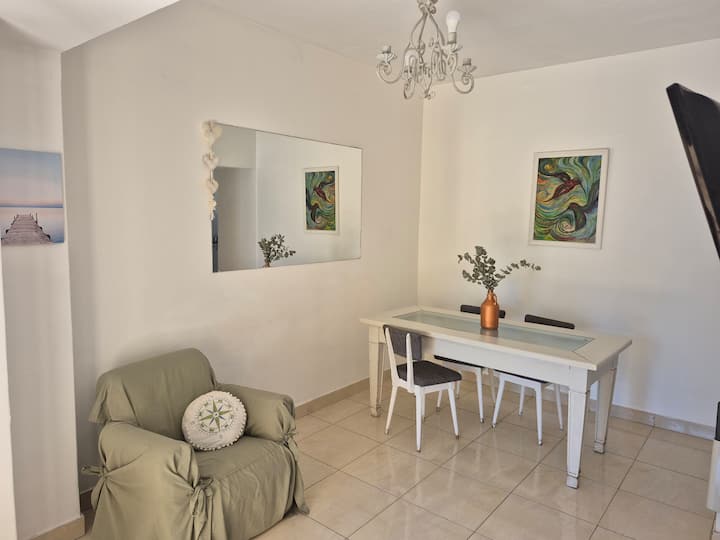 Luminoso Depto. Con Parrilla Zona Aldrey - Argentina