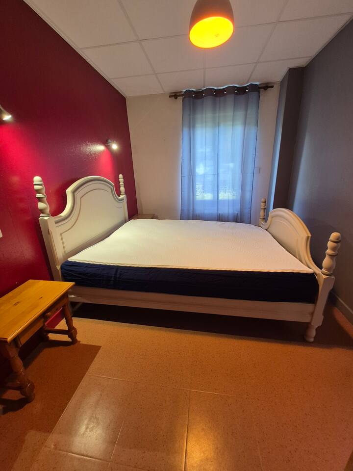 Face Au Parc F2 Trés Belle Vue , Pour 2 Personnes - Super-Besse