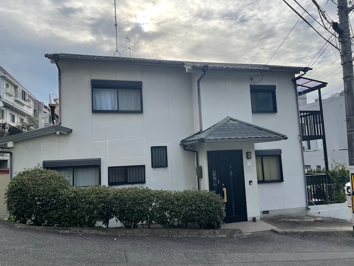 ここからHiroshima観光へ!駐車1台、広島駅徒歩8分、家族・友人・グループで - Hiroshima