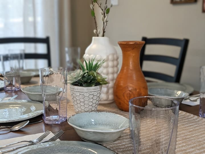 Warm, Cozy & A Touch Of Elegance - Serenity House - Knoxville, TN