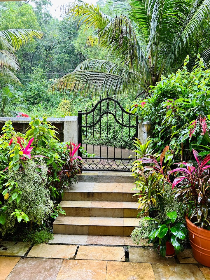Quiet 1 Bedroom Apartment With Pool And Gym - Goa