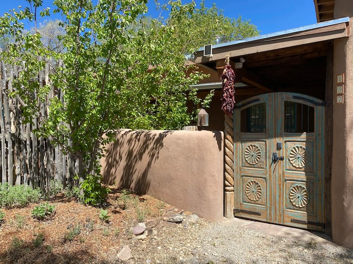 Historic Adobe In Town - Private Gardens & Sauna - Taos, NM