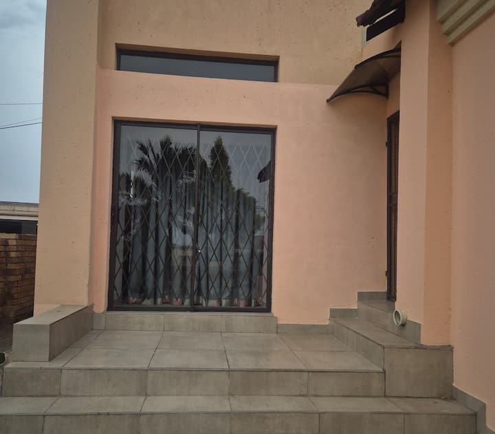 Comfortable Apartment In Die Heuwel - Witbank