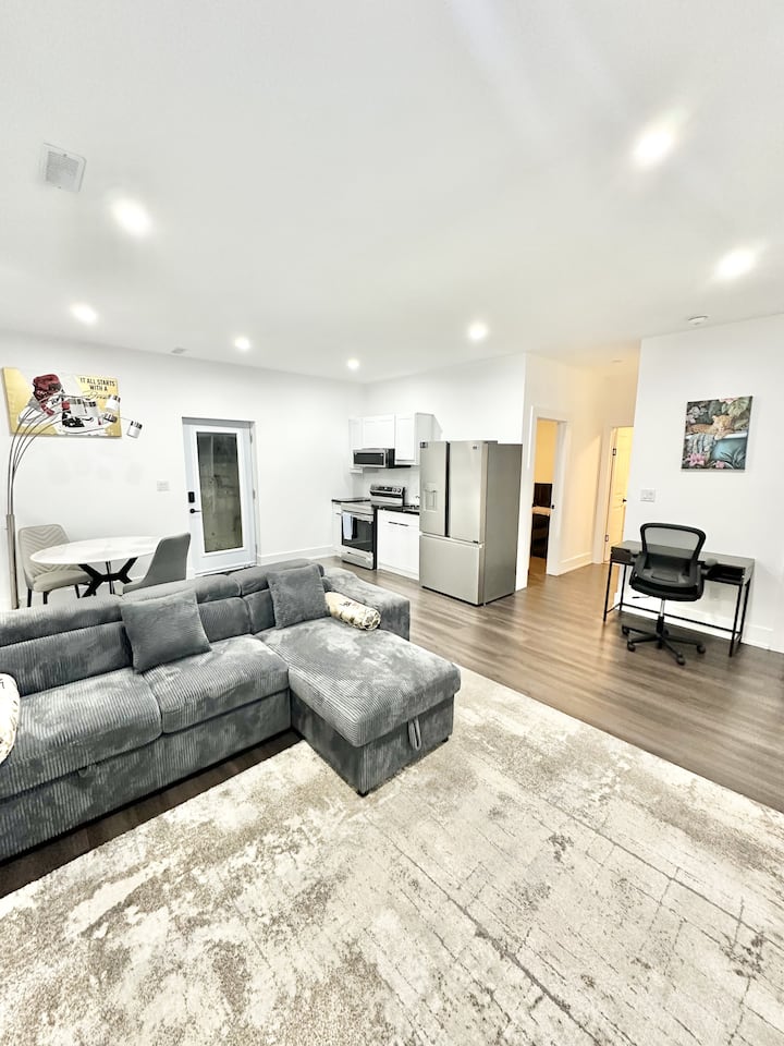 Modern 2br Private Suite | Cozy & Spacious - Oshawa