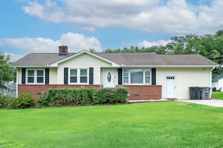 Great Central Location In Greenville - Greenville, SC