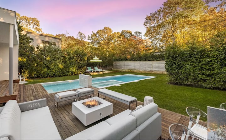 Modern Beach Retreat W/ Water Views In Sag Harbor - Sag Harbor, NY