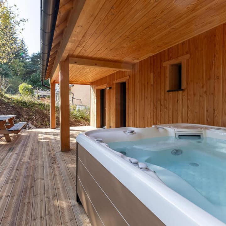 Le Chalet De Mathilde, Vue Sur Le Château De Murol - Saint-Nectaire
