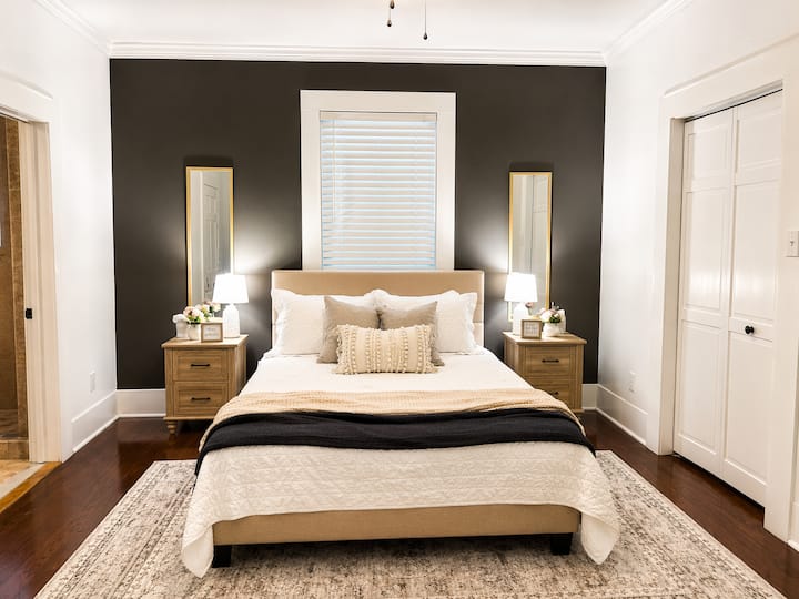 Midtown Cottage, Queen Bed, Pet Friendly - Paducah, KY