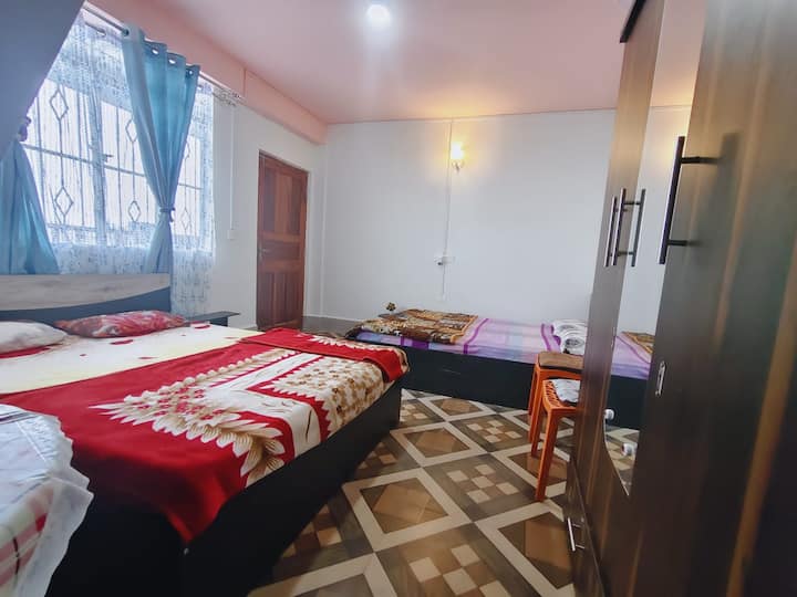 Arwah Scenic Homestay Quadruple Room - Cherrapunji
