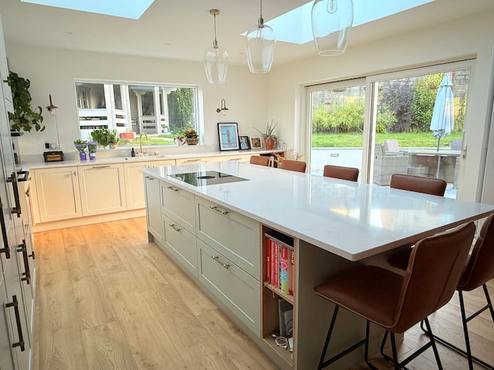 Bright And Spacious Home In Crosshaven - Cork (Ireland)