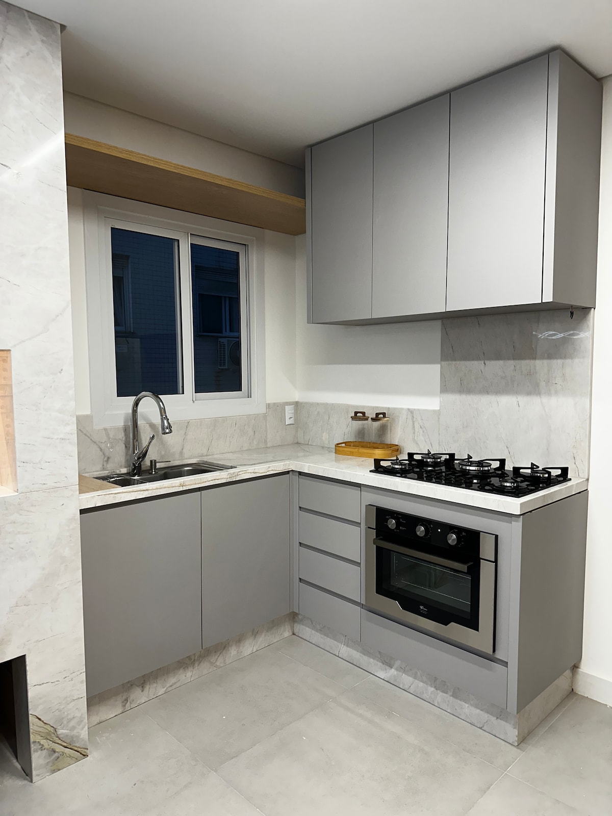 Modern retreat 1 block from the waterfront! With garage - Apartments ...