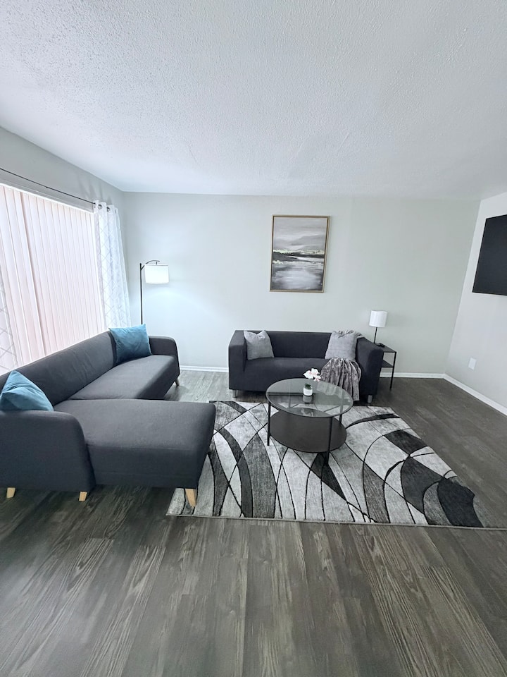 New 2br/2bt Galleria Uptown | King Bed | Pool - Bellaire, TX