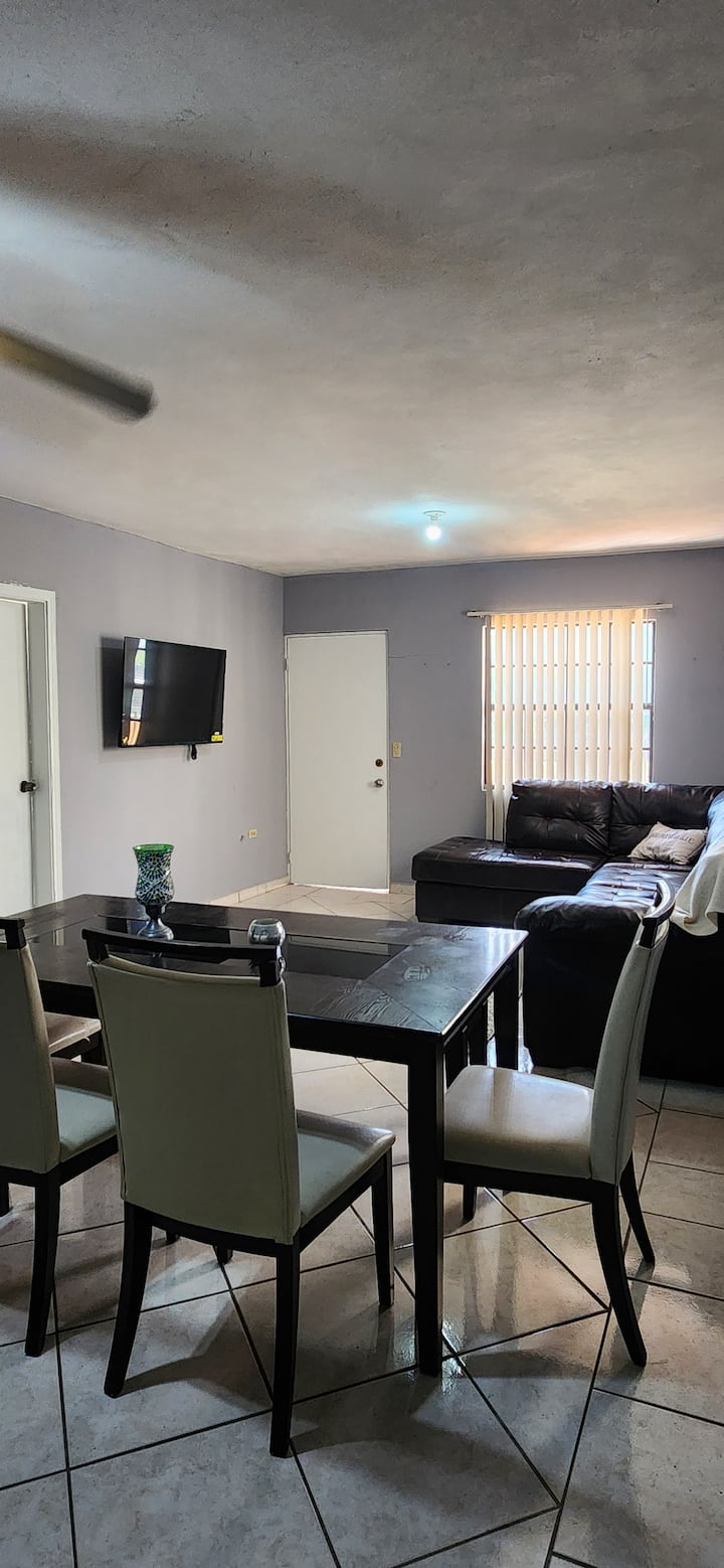 Casa Con Dpto. Planta Alta, A 6 Min Del Consulado - Brownsville, TX