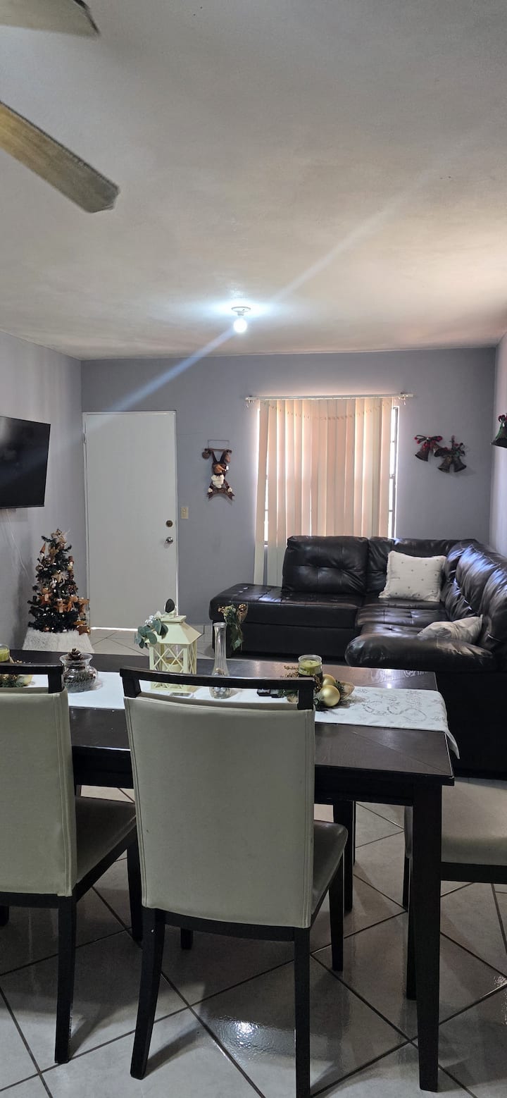 Casa Familiar Con Dpto. Independiente Planta Alta - Brownsville, TX