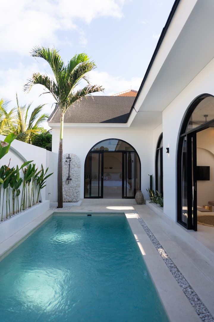 Mediterranean Elegance In The Heart Of Uluwatu - Jimbaran