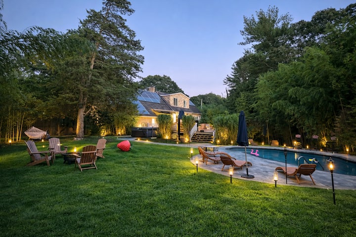 Near The Hamptons | Private Pool + Jacuzzi Retreat - Riverhead, NY