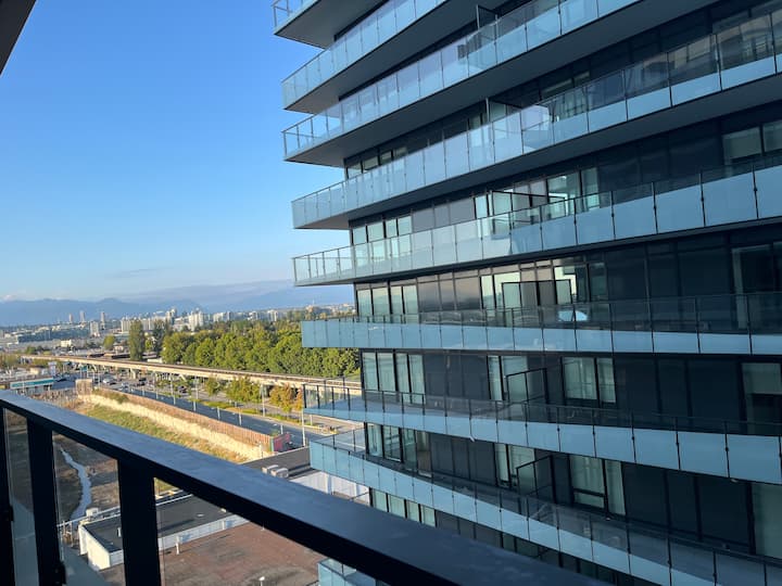 37 A Super Convenient New Apartment - Delta