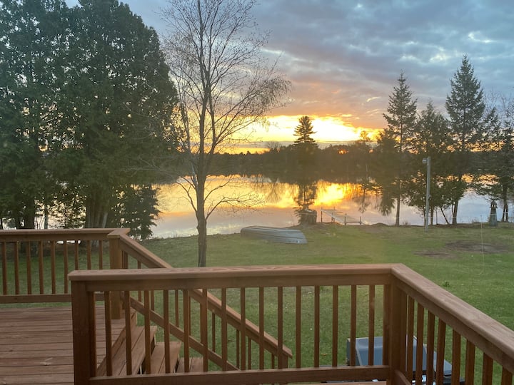 Updated 3br Lakefront Home With Private Dock - Hayward, WI
