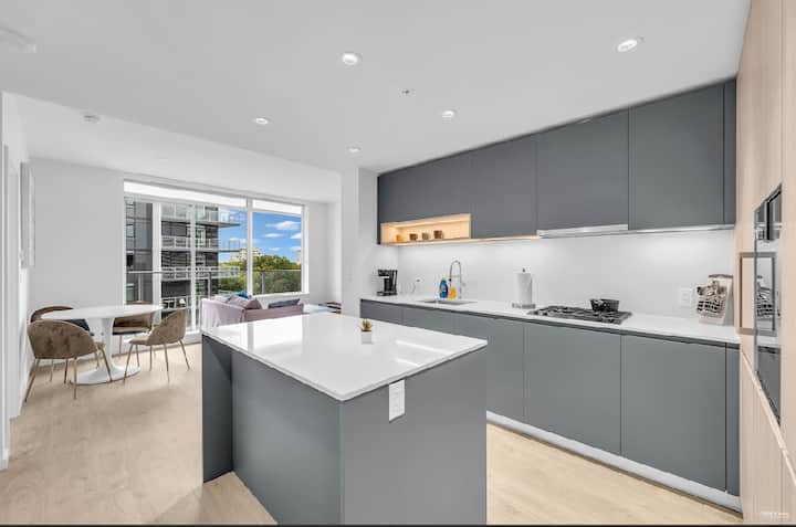 Richmond Center 2b+2b Condo - 리치먼드