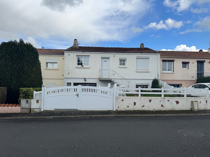 Maison 2 Chambres • Lumineux • Netflix + Wifi - Cholet