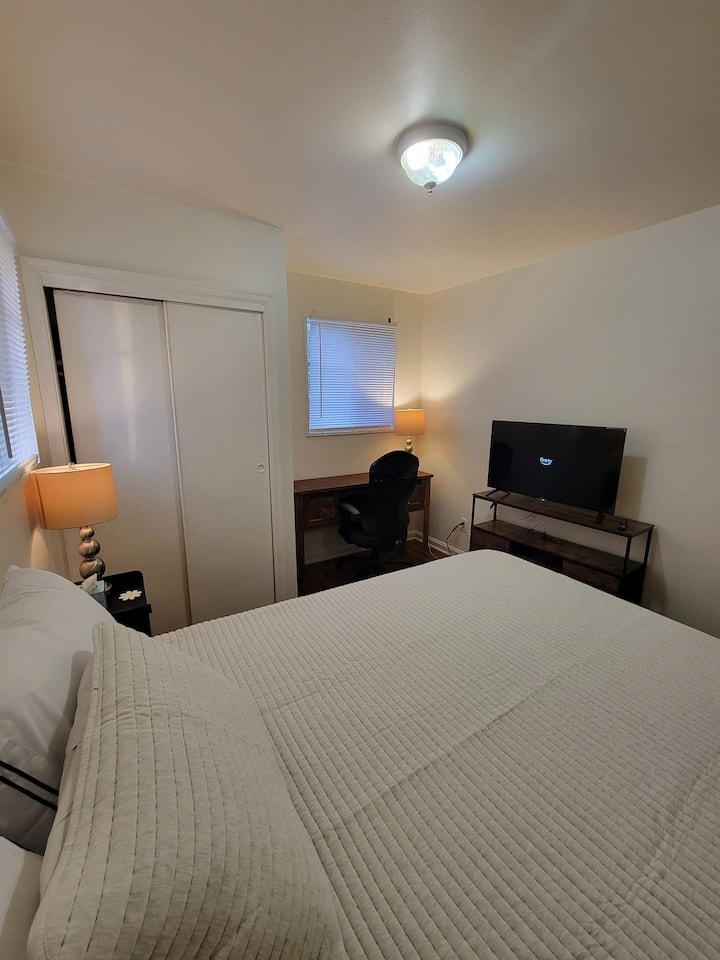 Serene Room - Fredericksburg, VA