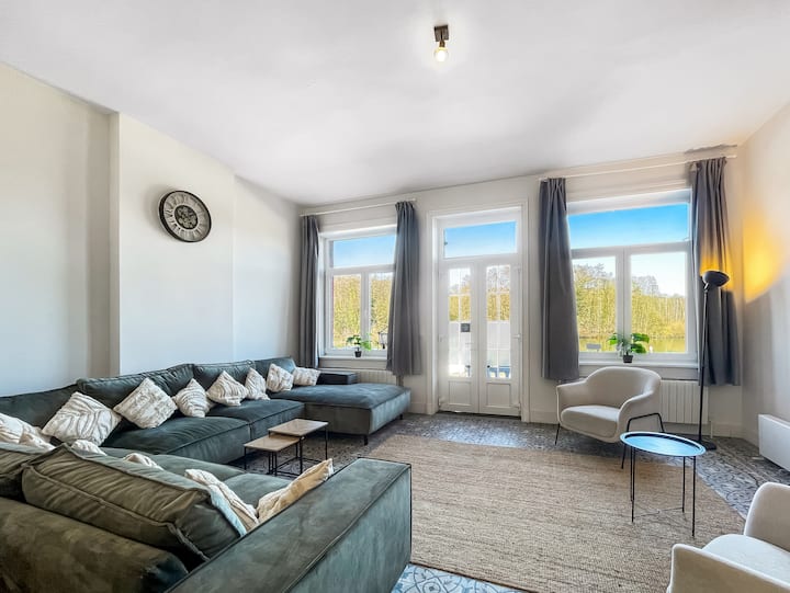 Grande Maison Moderne Au Bord De L'eau - Belgium