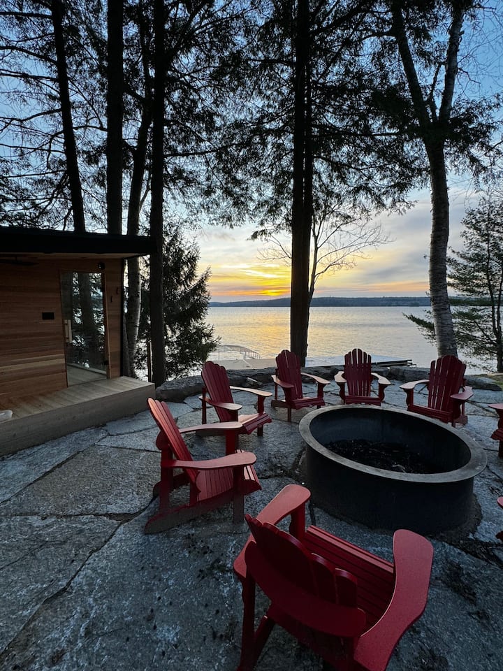 Muskoka Lakefront Retreat - Huntsville