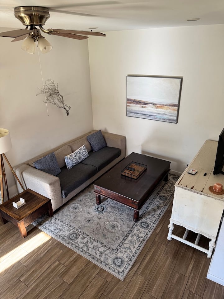 Chic Countryside Loft With Short Walk To River - Three Rivers, CA