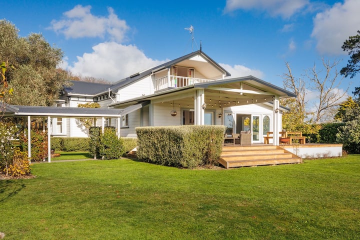 Cloverlea Homestead Farm Stay - Palmerston North