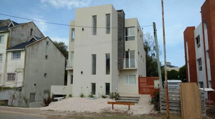 Hermoso A 100 M De La Playa, Con Balcón Y Parrilla - Pinamar