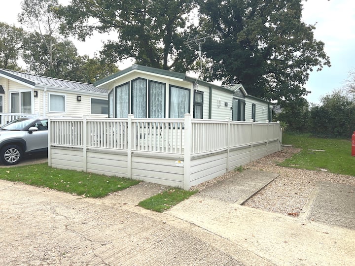 2 Bedroom Caravan Fb5, Fairway, Sandown, Free Wifi - Bembridge