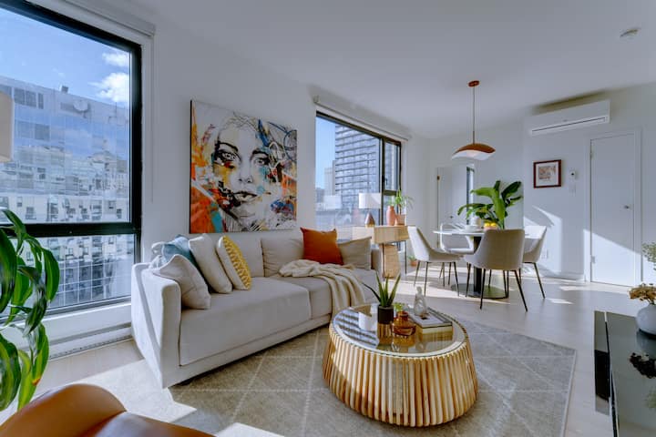 Elegant Ap Wth King Bed, Free Parking, Near Metro - Montreal