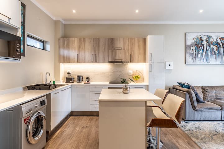 Modern Stay At 39 Sturdee Ave - Rosebank - Johannesburg