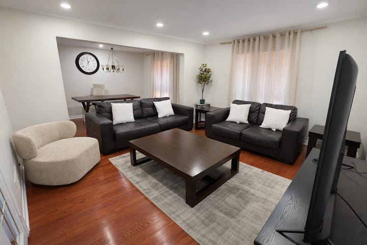 Cozy & Spacious 4br Home W/patio Deck—nr Hospital! - Orangeville